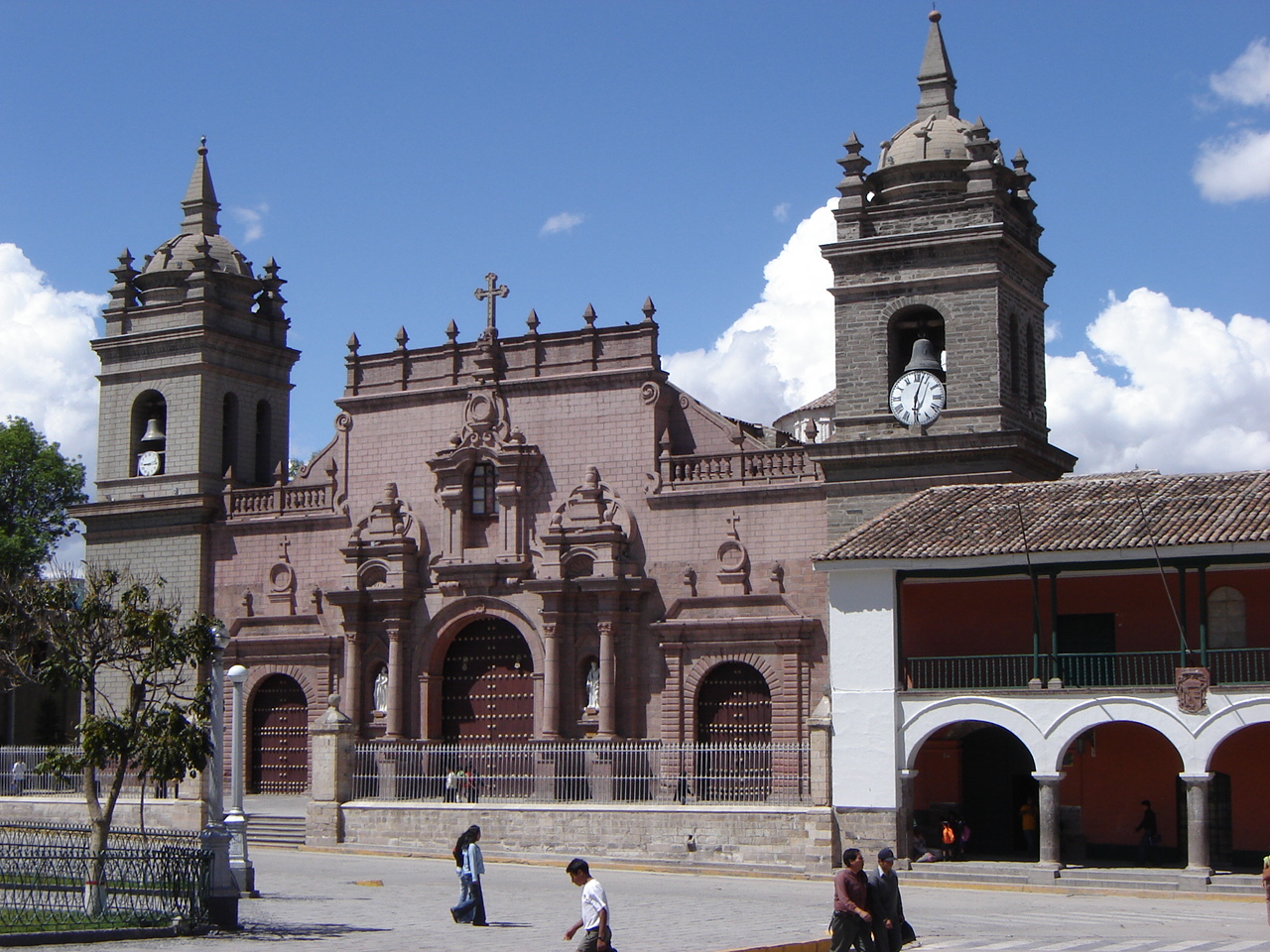 La actividad turística en la ciudad de las iglesias - UNAH ALDIA La actividad turística en la ciudad de las iglesias - UNAH ALDIA
